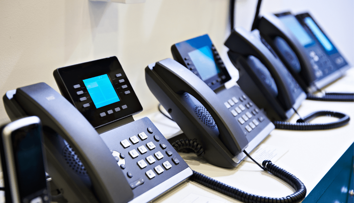 Why Moving from a Legacy Phone System to VoIP is Right for SMB’s